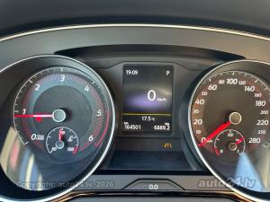 Yellow Volkswagen Arteon 2017 in Tallinn, with an engine capacity of 2.00 L and mileage of 165 thousand km for 22500 €, photo 14 on AUTOMOTO.COM.LV