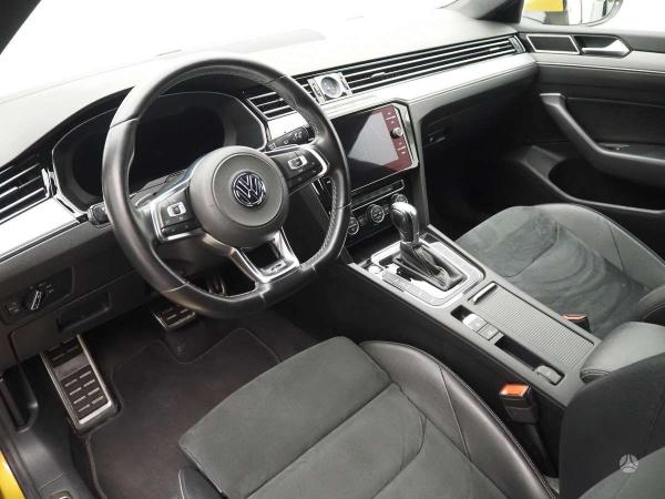 Yellow Volkswagen Arteon 2019 in Vilnius, with an engine capacity of 1.97 L and mileage of 201 thousand km for 18900 €, photo 9 on AUTOMOTO.COM.LV