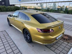 Yellow Volkswagen Arteon 2019 in Vilnius, with an engine capacity of 1.98 L and mileage of 134 thousand km for 18700 €, photo 6 on AUTOMOTO.COM.LV