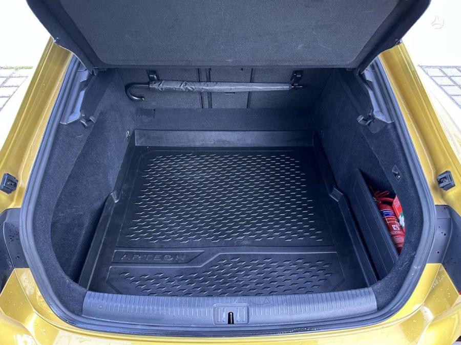 Yellow Volkswagen Arteon 2019 in Vilnius, with an engine capacity of 1.98 L and mileage of 134 thousand km for 18700 €, photo 15 on AUTOMOTO.COM.LV
