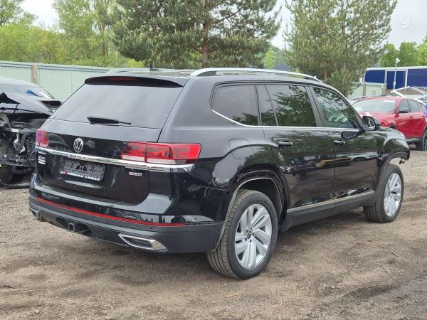Black Volkswagen Atlas 2021 in Vilnius, with an engine capacity of 3.60 L and mileage of 108 thousand km for 10900 €, photo 3 on AUTOMOTO.COM.LV