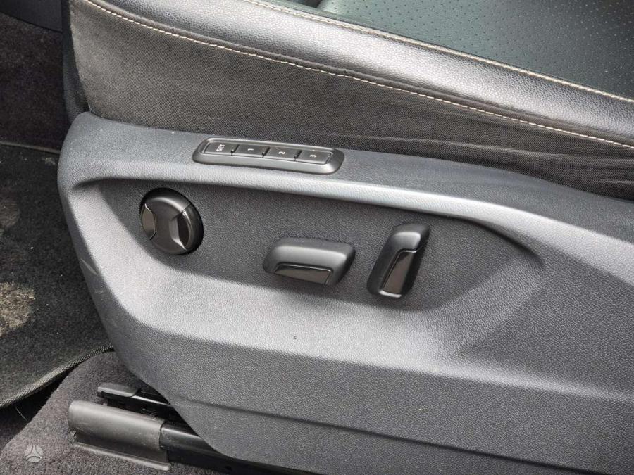 Melns Volkswagen Atlas 2021 Viļņa, ar dzinēja tilpumu 3.60 L un nobraukumu 108 tūkst. km par 10900 €, foto 25 vietnē AUTOMOTO.COM.LV