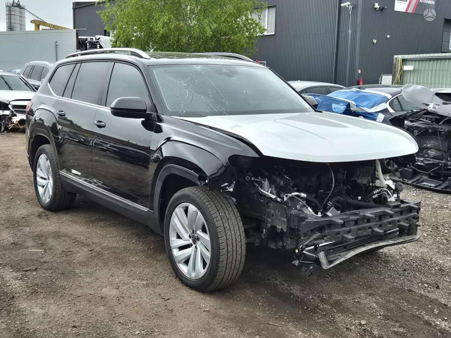 Black Volkswagen Atlas 2021 in Vilnius, with an engine capacity of 3.60 L and mileage of 108 thousand km for 10900 €, photo 4 on AUTOMOTO.COM.LV
