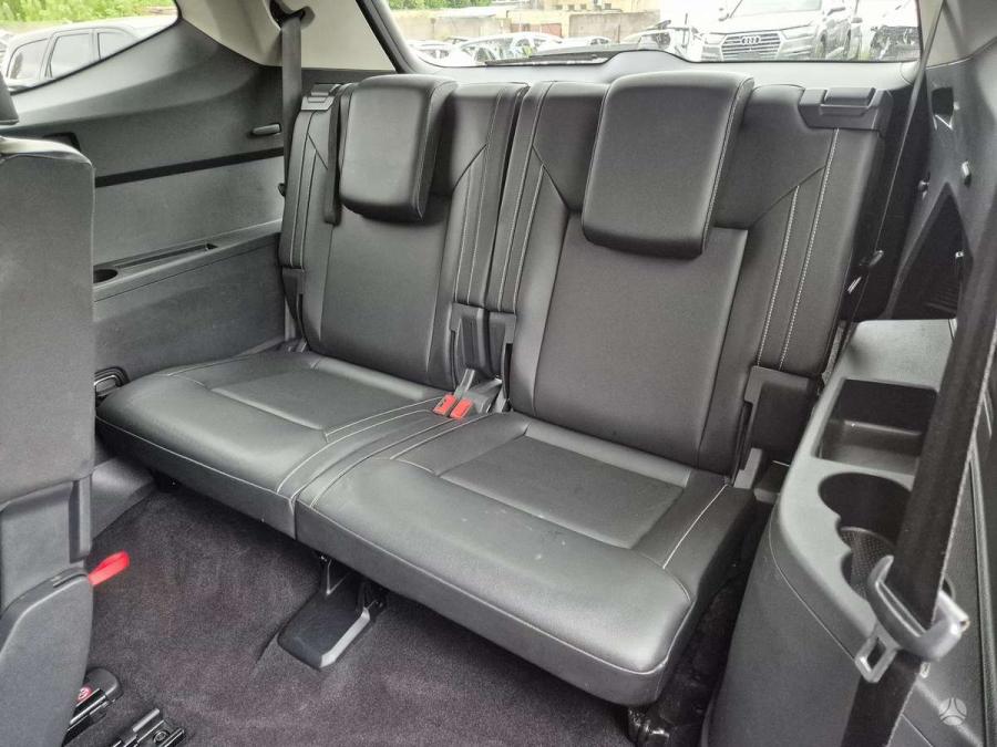 Black Volkswagen Atlas 2021 in Vilnius, with an engine capacity of 3.60 L and mileage of 108 thousand km for 10900 €, photo 12 on AUTOMOTO.COM.LV