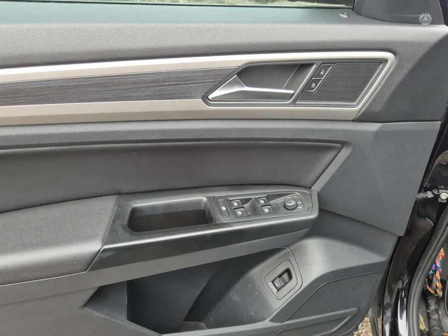 Black Volkswagen Atlas 2021 in Vilnius, with an engine capacity of 3.60 L and mileage of 108 thousand km for 10900 €, photo 24 on AUTOMOTO.COM.LV