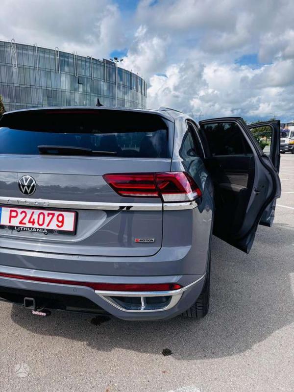 Pelēks Volkswagen Atlas Cross Sport 2021 Šauļi, ar dzinēja tilpumu 3.60 L un nobraukumu 206 tūkst. km par 19300 €, foto 8 vietnē AUTOMOTO.COM.LV