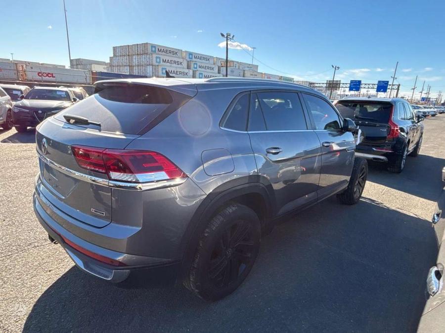 Pelēks Volkswagen Atlas Cross Sport 2022 Ukmergė, ar dzinēja tilpumu 0.00 L un nobraukumu 110 tūkst. km par 12450 €, foto 1 vietnē AUTOMOTO.COM.LV
