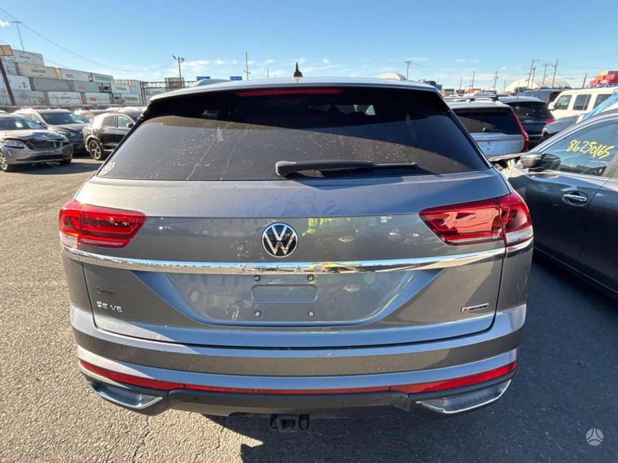 Pelēks Volkswagen Atlas Cross Sport 2022 Ukmergė, ar dzinēja tilpumu 0.00 L un nobraukumu 110 tūkst. km par 12450 €, foto 2 vietnē AUTOMOTO.COM.LV