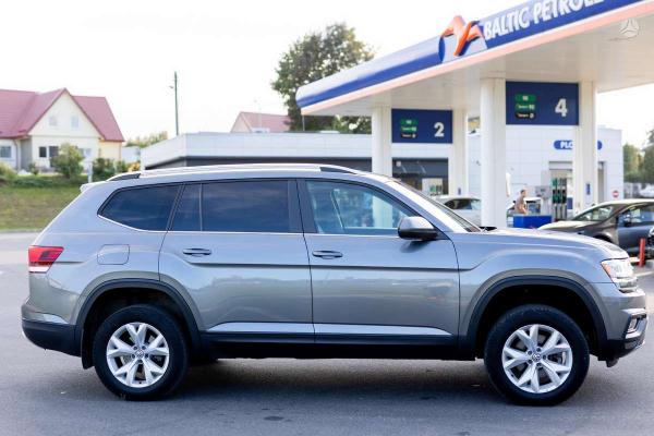 Pelēks Volkswagen Atlas 2018 Viļņa, ar dzinēja tilpumu 3.60 L un nobraukumu 130 tūkst. km par 15500 €, foto 3 vietnē AUTOMOTO.COM.LV