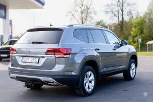 Pelēks Volkswagen Atlas 2018 Viļņa, ar dzinēja tilpumu 3.60 L un nobraukumu 130 tūkst. km par 15500 €, foto 5 vietnē AUTOMOTO.COM.LV