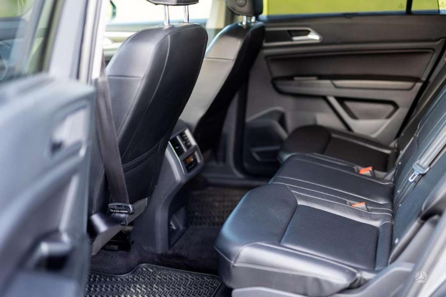 Pelēks Volkswagen Atlas 2018 Viļņa, ar dzinēja tilpumu 3.60 L un nobraukumu 130 tūkst. km par 15500 €, foto 11 vietnē AUTOMOTO.COM.LV