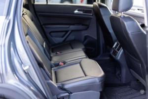 Pelēks Volkswagen Atlas 2018 Viļņa, ar dzinēja tilpumu 3.60 L un nobraukumu 130 tūkst. km par 15500 €, foto 15 vietnē AUTOMOTO.COM.LV