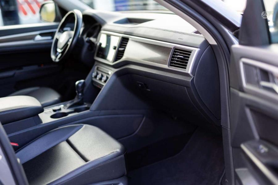 Pelēks Volkswagen Atlas 2018 Viļņa, ar dzinēja tilpumu 3.60 L un nobraukumu 130 tūkst. km par 15500 €, foto 18 vietnē AUTOMOTO.COM.LV