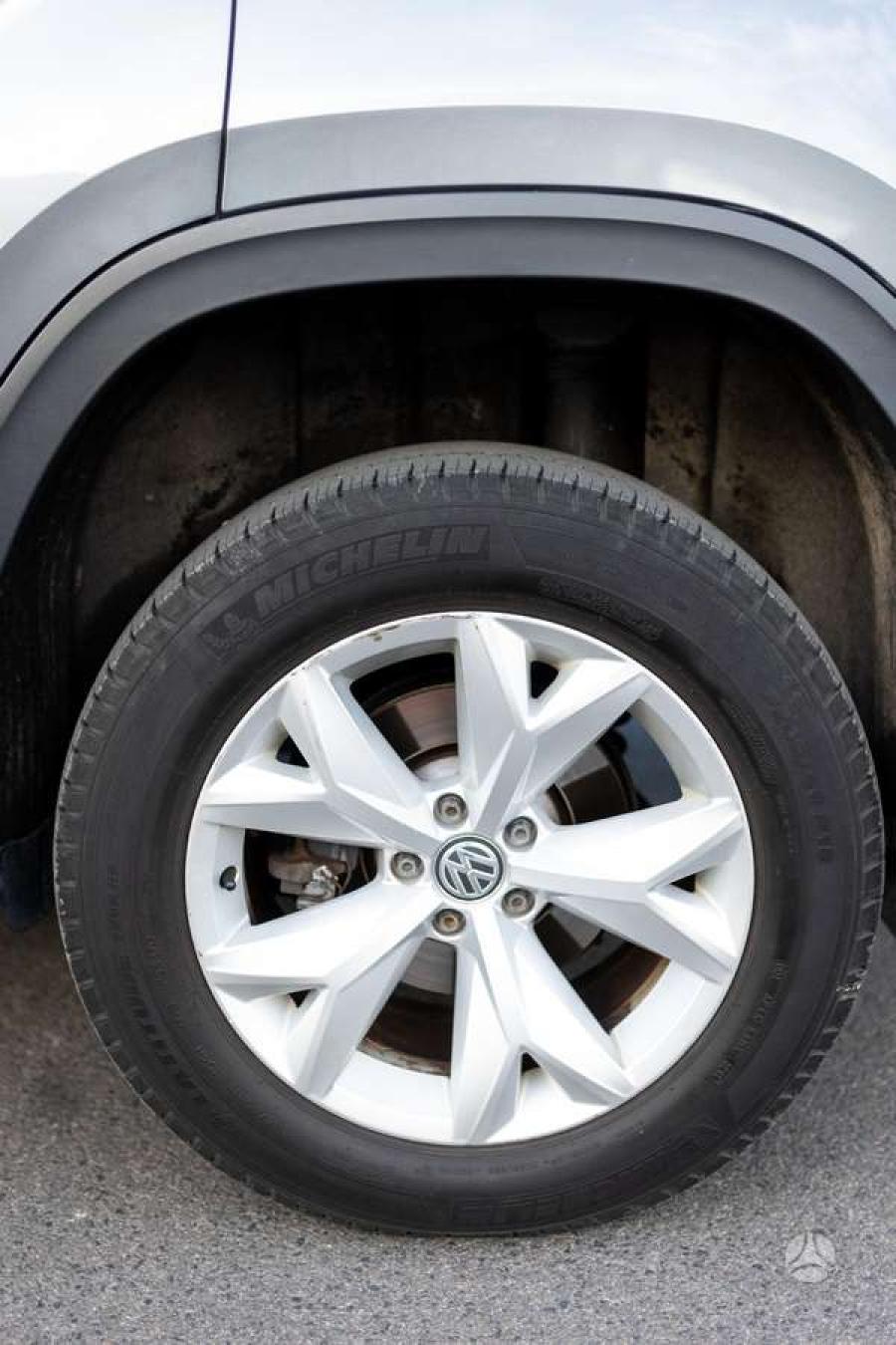 Pelēks Volkswagen Atlas 2018 Viļņa, ar dzinēja tilpumu 3.60 L un nobraukumu 130 tūkst. km par 15500 €, foto 30 vietnē AUTOMOTO.COM.LV