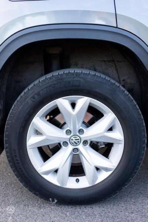 Pelēks Volkswagen Atlas 2018 Viļņa, ar dzinēja tilpumu 3.60 L un nobraukumu 130 tūkst. km par 15500 €, foto 33 vietnē AUTOMOTO.COM.LV