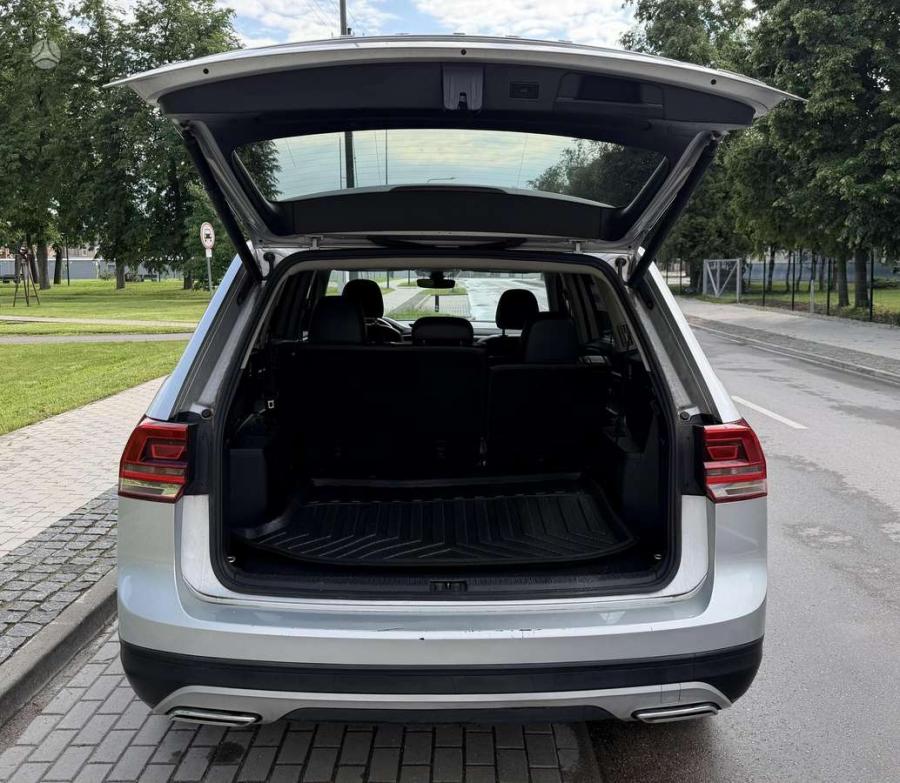 Grey Volkswagen Atlas 2019 in Ukmerge, with an engine capacity of 3.60 L and mileage of 300 thousand km for 8500 €, photo 9 on AUTOMOTO.COM.LV