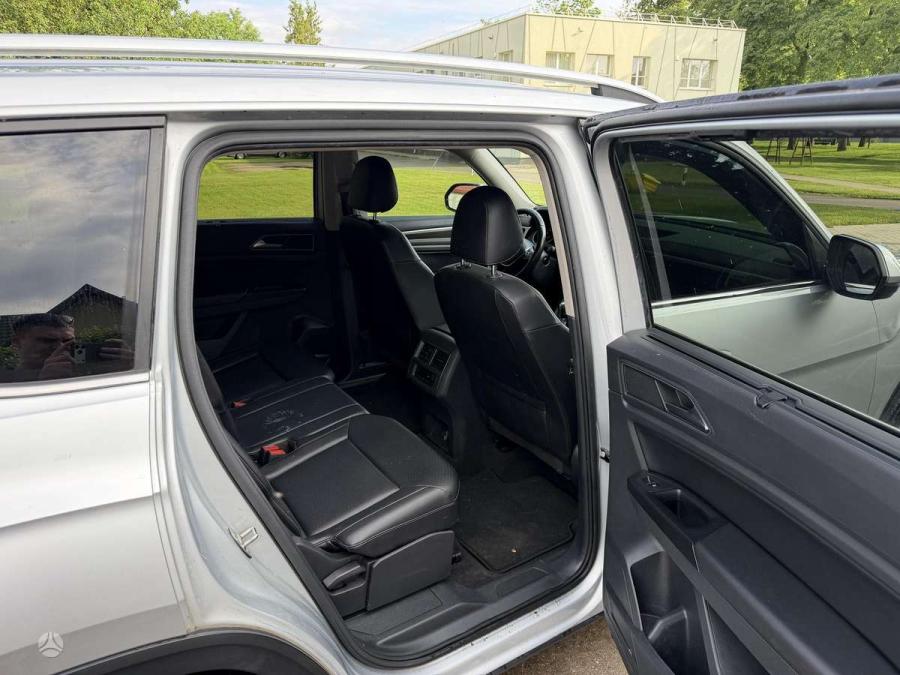 Grey Volkswagen Atlas 2019 in Ukmerge, with an engine capacity of 3.60 L and mileage of 300 thousand km for 8500 €, photo 16 on AUTOMOTO.COM.LV