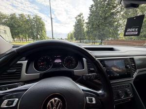 Grey Volkswagen Atlas 2019 in Ukmerge, with an engine capacity of 3.60 L and mileage of 300 thousand km for 8500 €, photo 17 on AUTOMOTO.COM.LV