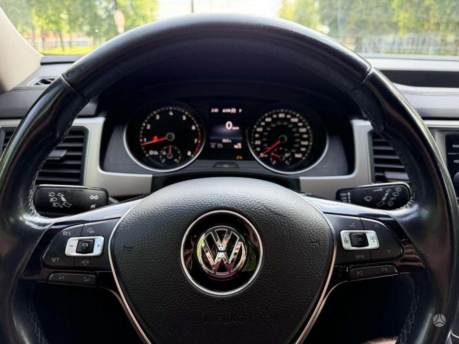 Grey Volkswagen Atlas 2019 in Ukmerge, with an engine capacity of 3.60 L and mileage of 300 thousand km for 8500 €, photo 20 on AUTOMOTO.COM.LV