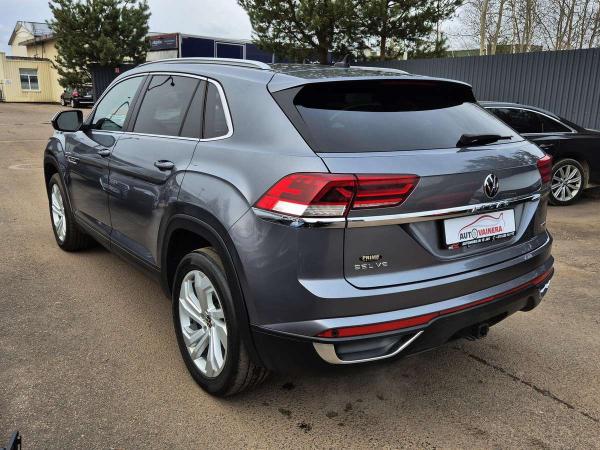 Grey Volkswagen Atlas 2020 in Vilnius, with an engine capacity of 3.60 L and mileage of 121 thousand km for 18500 €, photo 2 on AUTOMOTO.COM.LV