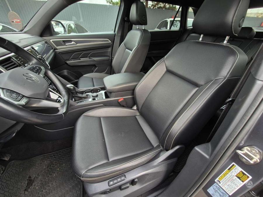 Grey Volkswagen Atlas 2020 in Vilnius, with an engine capacity of 3.60 L and mileage of 121 thousand km for 18500 €, photo 9 on AUTOMOTO.COM.LV