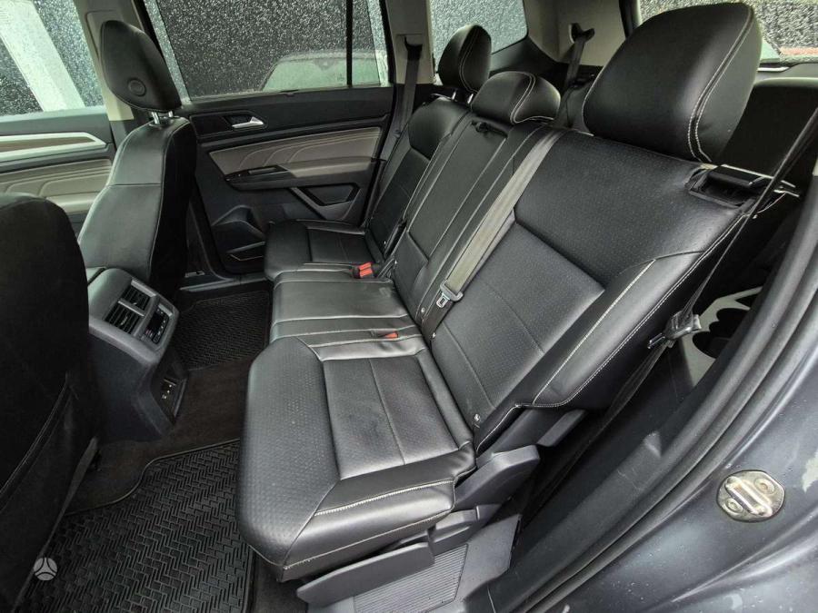 Pelēks Volkswagen Atlas 2021 Viļņa, ar dzinēja tilpumu 3.60 L un nobraukumu 152 tūkst. km par 20900 €, foto 10 vietnē AUTOMOTO.COM.LV