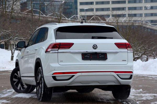 White Volkswagen Atlas 2020 in Vilnius, with an engine capacity of 1.98 L and mileage of 16 thousand km for 29999 €, photo 9 on AUTOMOTO.COM.LV