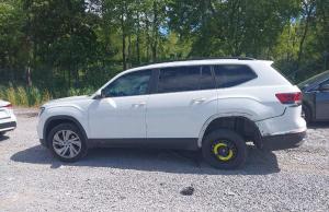 White Volkswagen Atlas 2021 in Vilnius, with an engine capacity of 3.60 L and mileage of 132 thousand km for 13900 €, photo 8 on AUTOMOTO.COM.LV