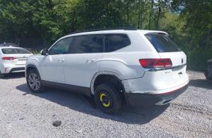 White Volkswagen Atlas 2021 in Vilnius, with an engine capacity of 3.60 L and mileage of 132 thousand km for 13900 €, photo 9 on AUTOMOTO.COM.LV
