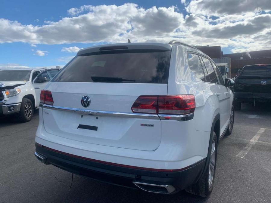 White Volkswagen Atlas 2021 in Vilnius, with an engine capacity of 3.60 L and mileage of 132 thousand km for 13900 €, photo 12 on AUTOMOTO.COM.LV