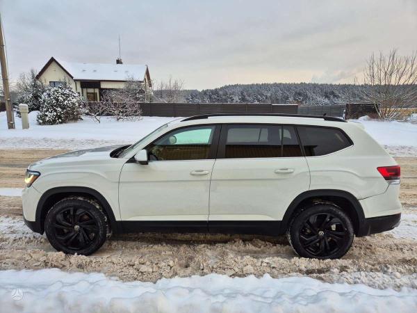 White Volkswagen Atlas 2021 in Vilnius, with an engine capacity of 3.60 L and mileage of 132 thousand km for 20300 €, photo 4 on AUTOMOTO.COM.LV