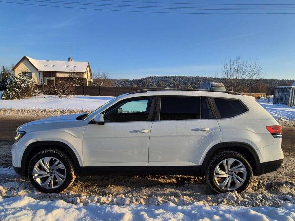 White Volkswagen Atlas 2021 in Vilnius, with an engine capacity of 3.60 L and mileage of 117 thousand km for 21600 €, photo 3 on AUTOMOTO.COM.LV