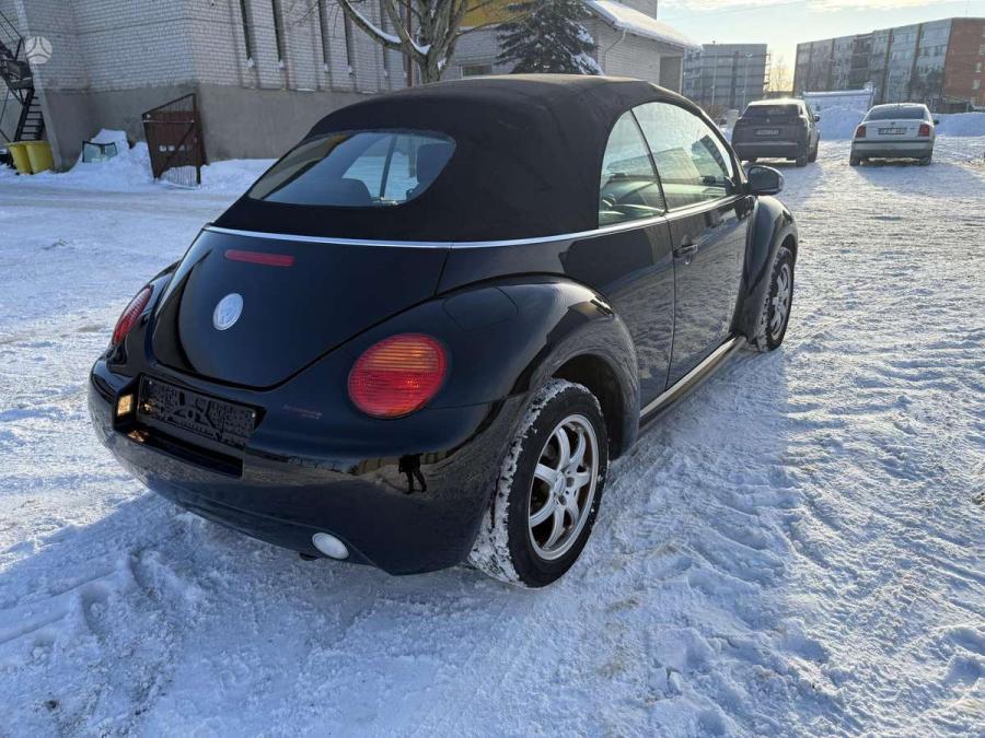 Black Volkswagen Beetle 2005 in Telschi, with an engine capacity of 1.60 L and mileage of 158 thousand km for 2700 €, photo 4 on AUTOMOTO.COM.LV