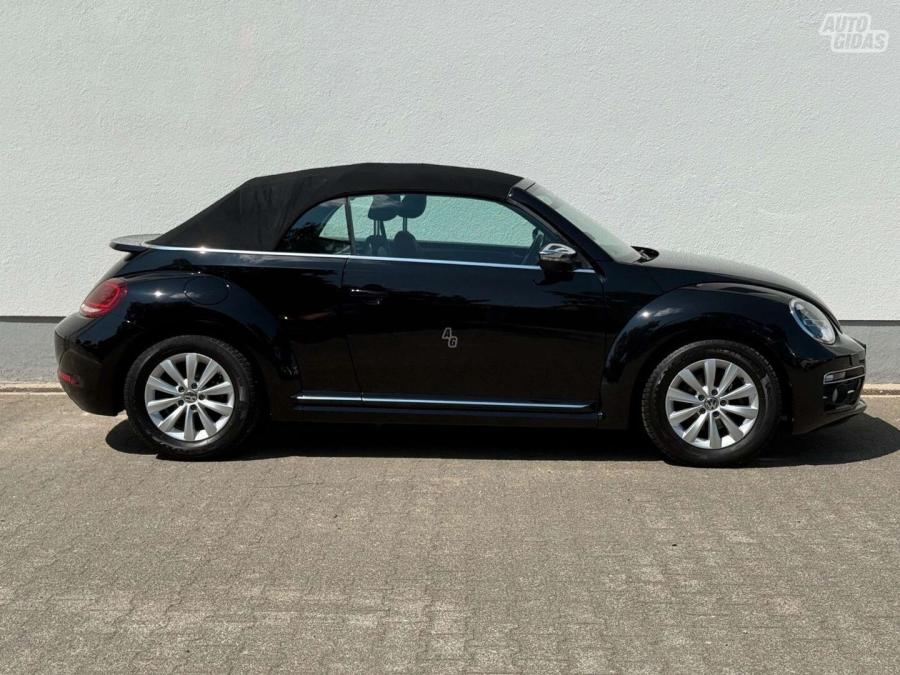 Black Volkswagen Beetle 2017 in Kaunas, with an engine capacity of 2.00 L and mileage of 71 thousand km for 22619 €, photo 6 on AUTOMOTO.COM.LV