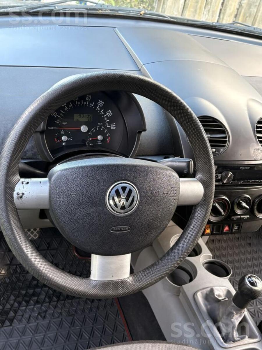 Black Volkswagen Beetle 1998 in Cesis, with an engine capacity of 2.00 L and mileage of 311 thousand km for 2100 €, photo 8 on AUTOMOTO.COM.LV