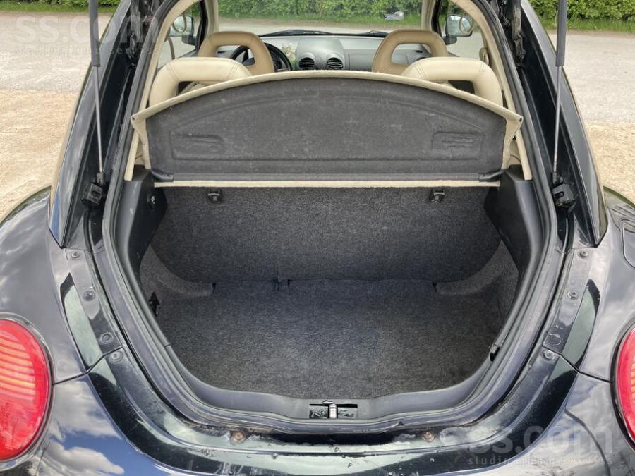 Melns Volkswagen Beetle 2000 Rīga, ar dzinēja tilpumu 2.00 L un nobraukumu 257 tūkst. km par 2200 €, foto 5 vietnē AUTOMOTO.COM.LV