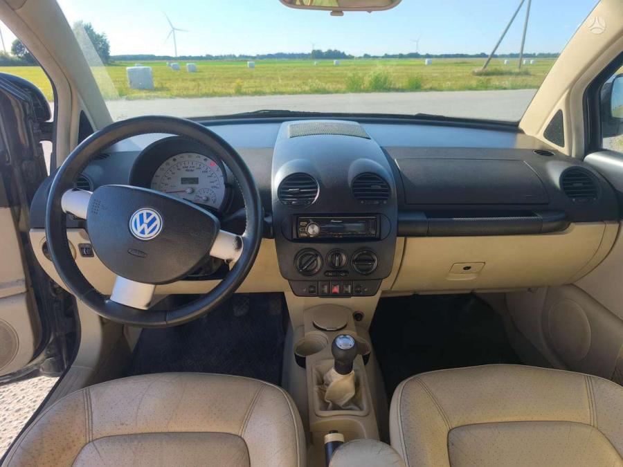 Black Volkswagen Beetle 2000 in Taurage, with an engine capacity of 1.98 L and mileage of 247 thousand km for 950 €, photo 12 on AUTOMOTO.COM.LV