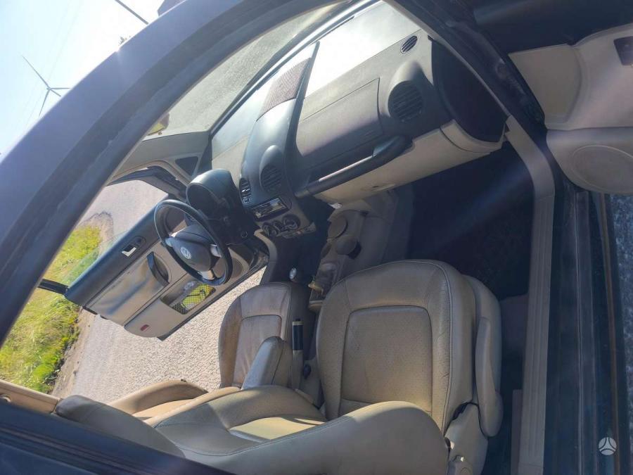 Black Volkswagen Beetle 2000 in Taurage, with an engine capacity of 1.98 L and mileage of 247 thousand km for 950 €, photo 14 on AUTOMOTO.COM.LV