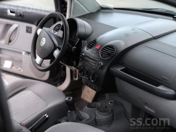 Melns Volkswagen Beetle 2007 Rīga, ar dzinēja tilpumu 1.60 L un nobraukumu 140 tūkst. km par 1000 €, foto 4 vietnē AUTOMOTO.COM.LV
