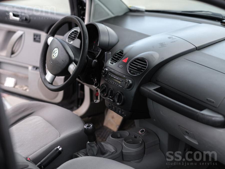 Melns Volkswagen Beetle 2007 Rīga, ar dzinēja tilpumu 1.60 L un nobraukumu 140 tūkst. km par 1000 €, foto 5 vietnē AUTOMOTO.COM.LV