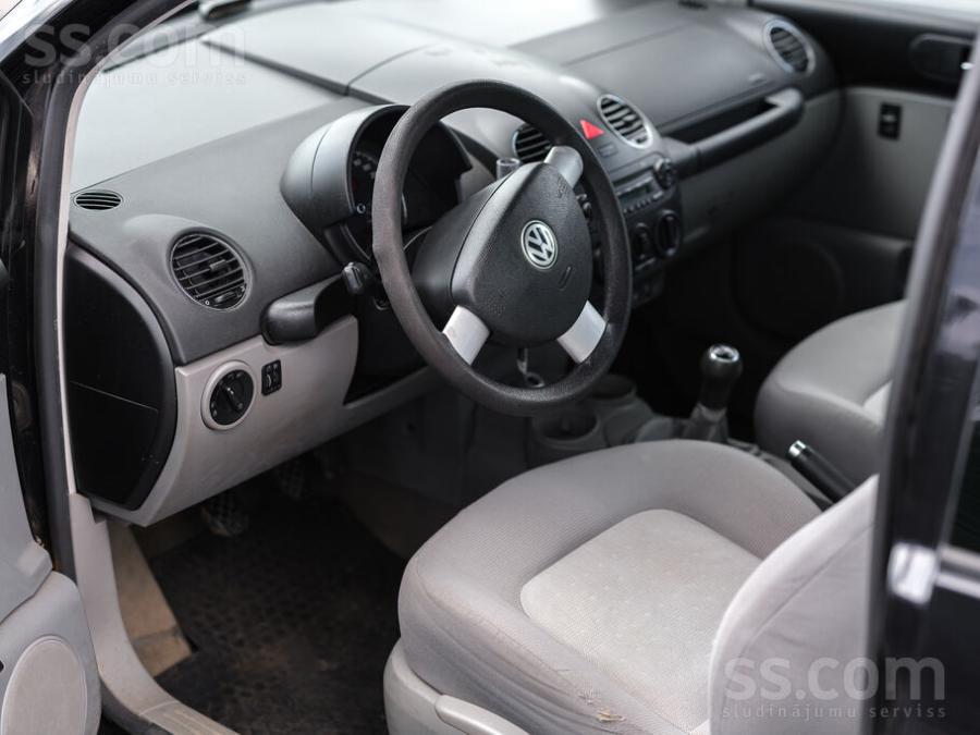 Melns Volkswagen Beetle 2007 Rīga, ar dzinēja tilpumu 1.60 L un nobraukumu 140 tūkst. km par 1000 €, foto 6 vietnē AUTOMOTO.COM.LV