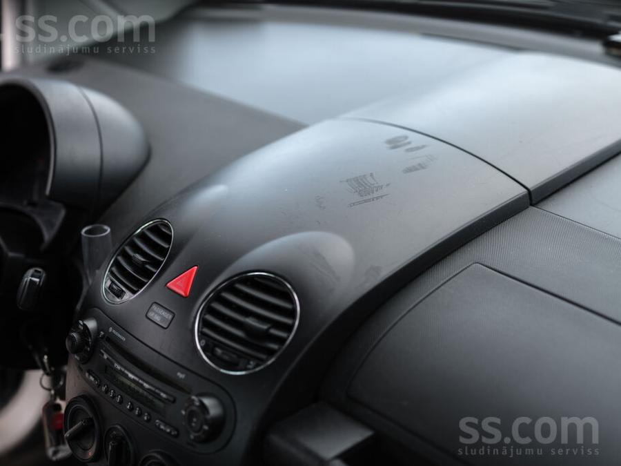 Melns Volkswagen Beetle 2007 Rīga, ar dzinēja tilpumu 1.60 L un nobraukumu 140 tūkst. km par 1000 €, foto 12 vietnē AUTOMOTO.COM.LV