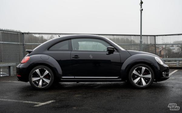 Black Volkswagen Beetle 2013 in Vilnius, with an engine capacity of 2.00 L and mileage of 210 thousand km for 6450 €, photo 6 on AUTOMOTO.COM.LV