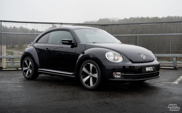 Black Volkswagen Beetle 2013 in Vilnius, with an engine capacity of 2.00 L and mileage of 210 thousand km for 6450 €, photo 7 on AUTOMOTO.COM.LV