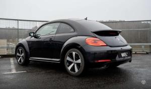 Black Volkswagen Beetle 2019 in Vilnius, with an engine capacity of 1.98 L and mileage of 210 thousand km for 6450 €, photo 3 on AUTOMOTO.COM.LV