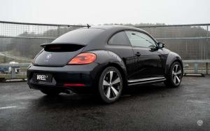 Black Volkswagen Beetle 2019 in Vilnius, with an engine capacity of 1.98 L and mileage of 210 thousand km for 6450 €, photo 5 on AUTOMOTO.COM.LV