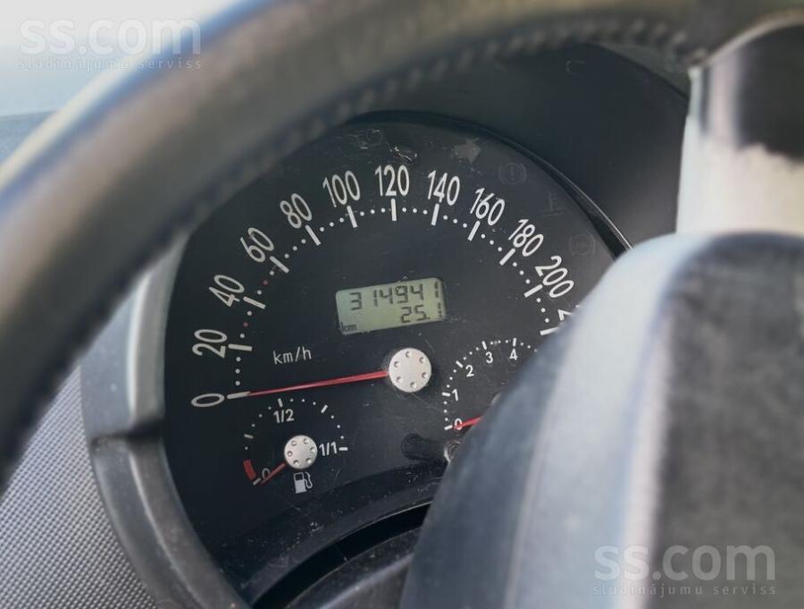 Black Volkswagen Beetle 1999 in Talsi, with an engine capacity of 2.00 L and mileage of 315 thousand km for 1400 €, photo 7 on AUTOMOTO.COM.LV