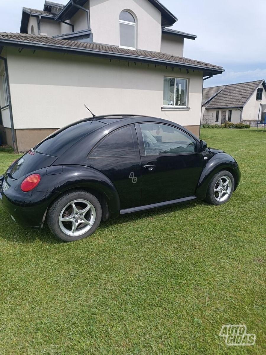 Black Volkswagen Beetle 2001 in Ignalina, with an engine capacity of 2.00 L and mileage of 265 thousand km for 950 €, photo 17 on AUTOMOTO.COM.LV