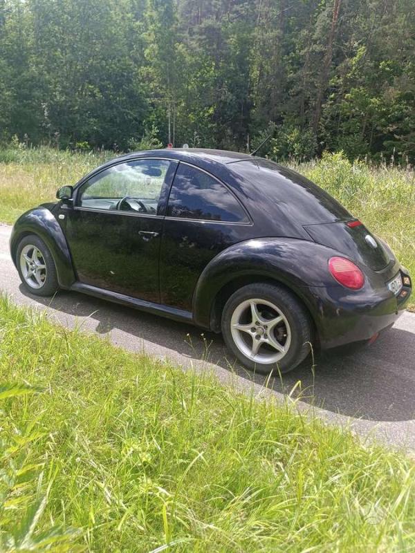 Melns Volkswagen Beetle 2001 Ignalina, ar dzinēja tilpumu 2.00 L un nobraukumu 264 tūkst. km par 850 €, foto 3 vietnē AUTOMOTO.COM.LV
