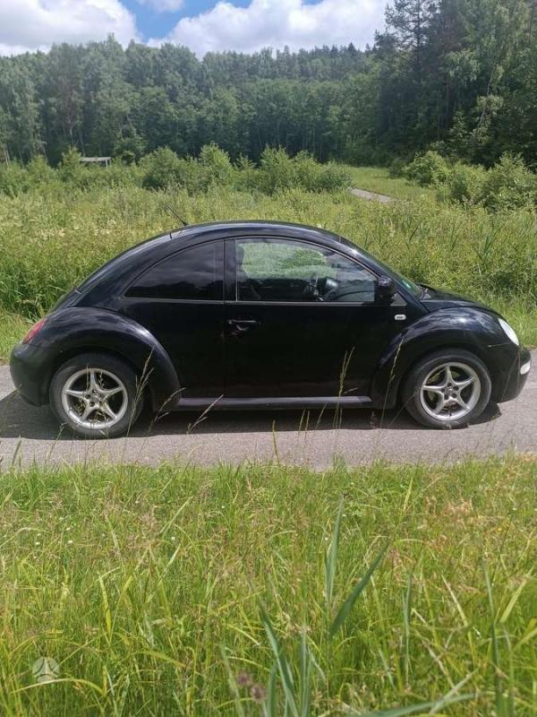 Melns Volkswagen Beetle 2001 Ignalina, ar dzinēja tilpumu 2.00 L un nobraukumu 264 tūkst. km par 850 €, foto 9 vietnē AUTOMOTO.COM.LV